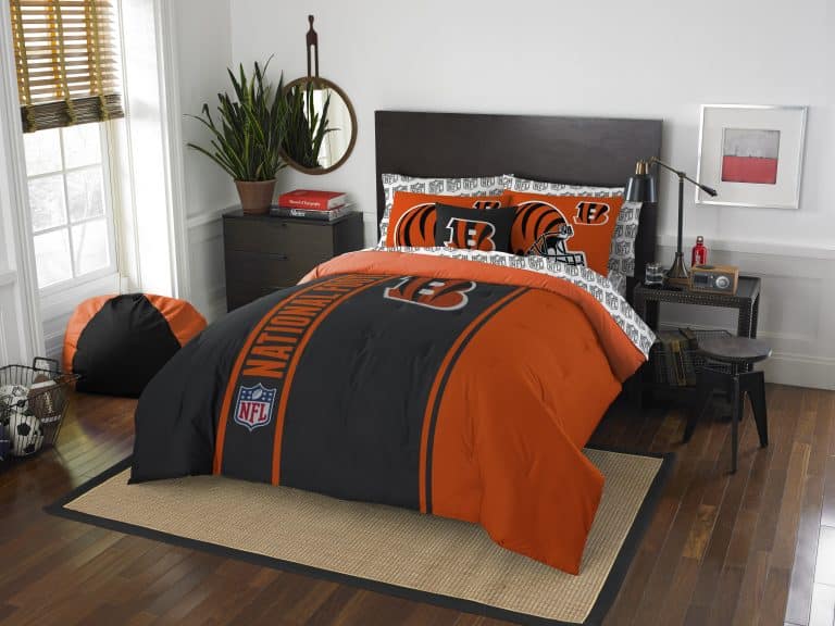 Cincinnati Bengals Soft & Cozy Full Size Bed In A Bag - Detroit Game Gear