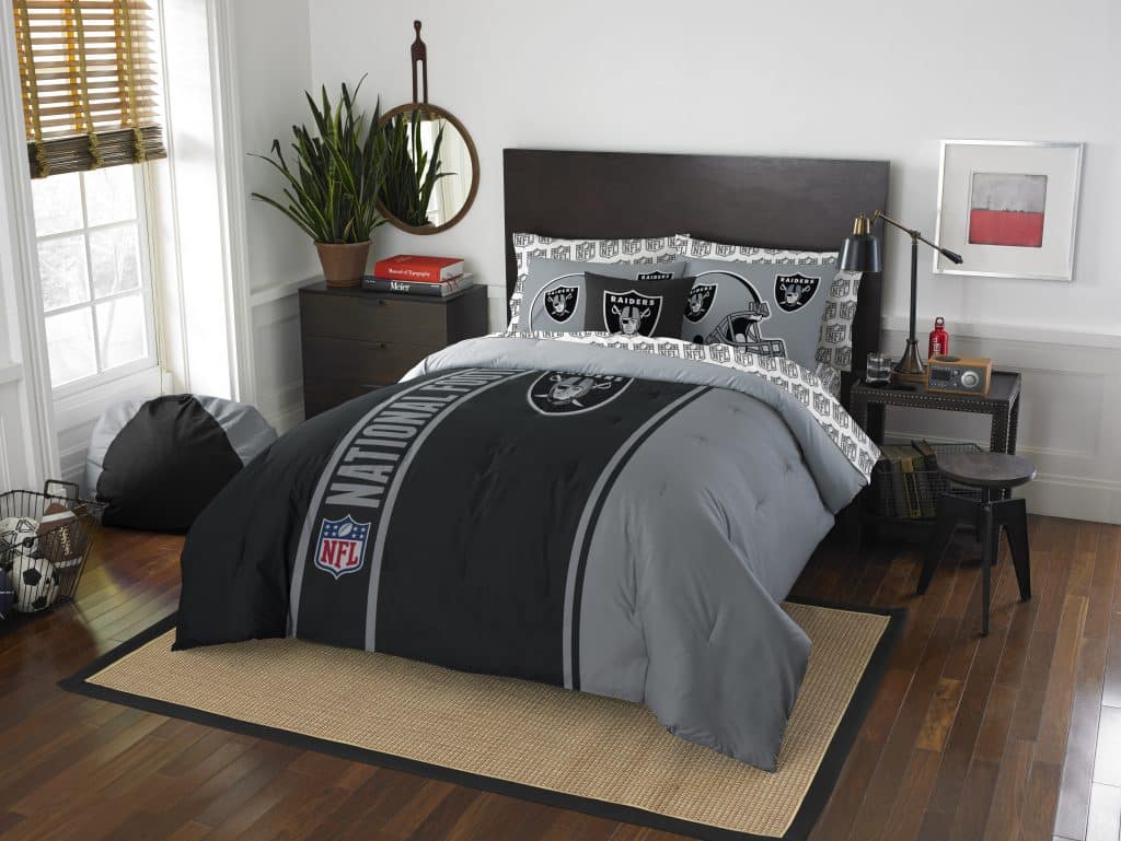 Oakland Raiders Soft & Cozy Full Size Bed In A Bag - Detroit Game Gear