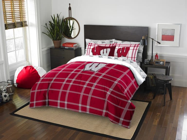 Wisconsin Badgers Bed In A Bag - Full Soft & Cozy - Detroit Game Gear